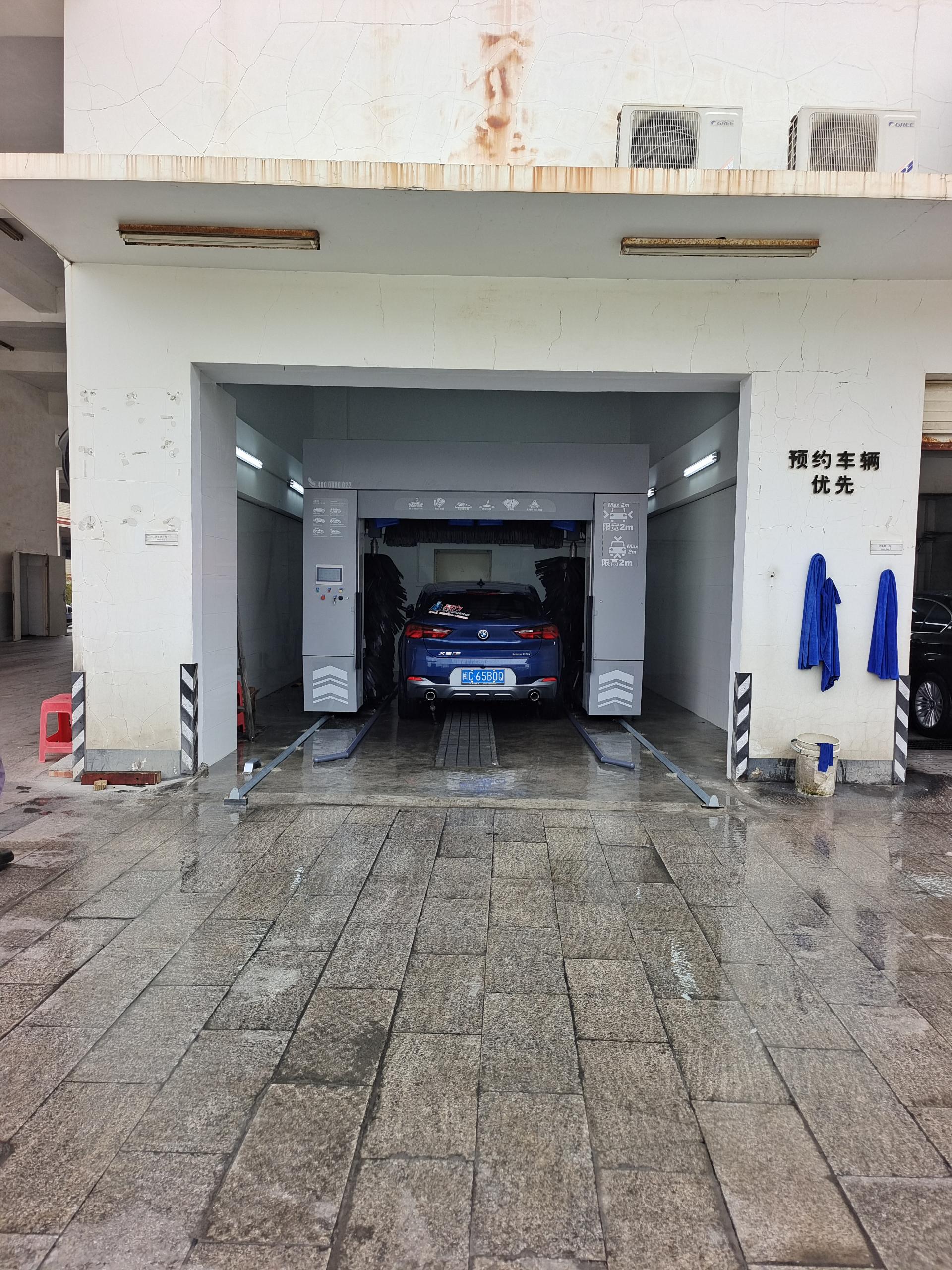 BMW Auto Car Dealerships installs Matthias Gantry Automatic Car Wash ...