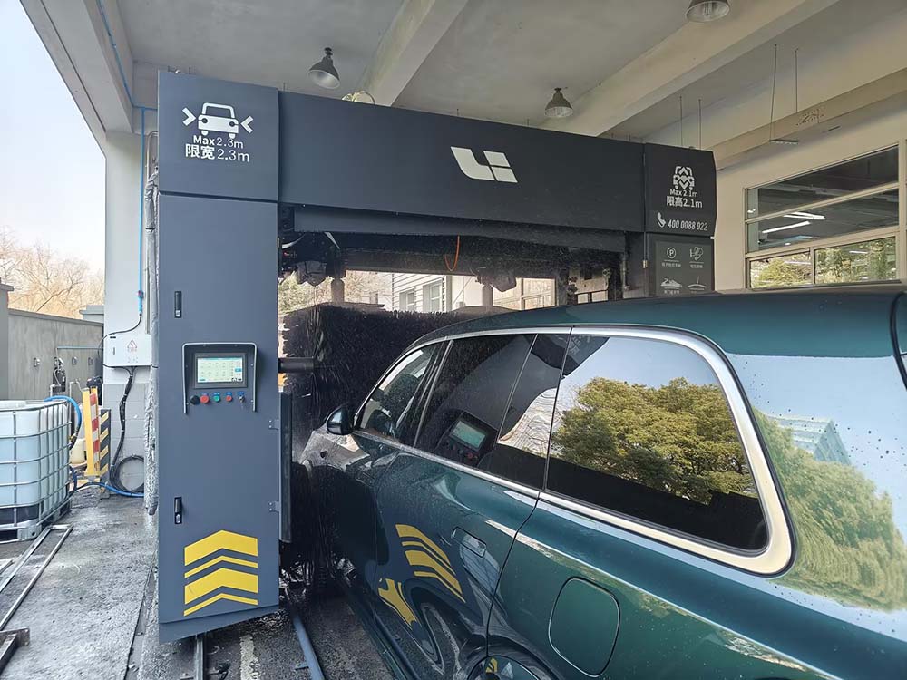 New Builted Two Rollover Car Wash Station In BYD 4S store - Car Wash ...