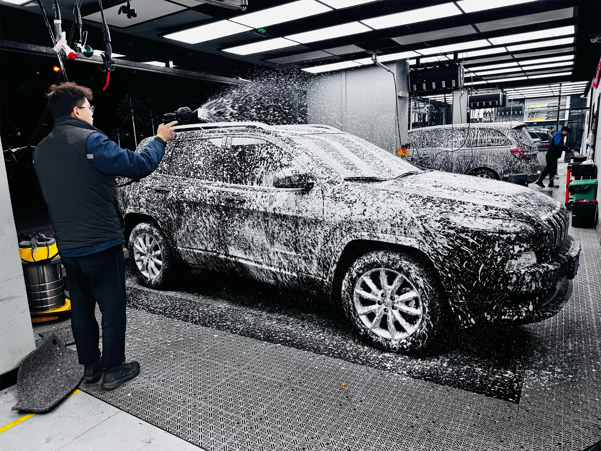 8 Essential Factors for a Lucrative Commercial Retail Car Wash Business ...